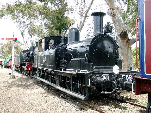 K190 on Crew Training and the Victorian Railways Museum - 11060012
